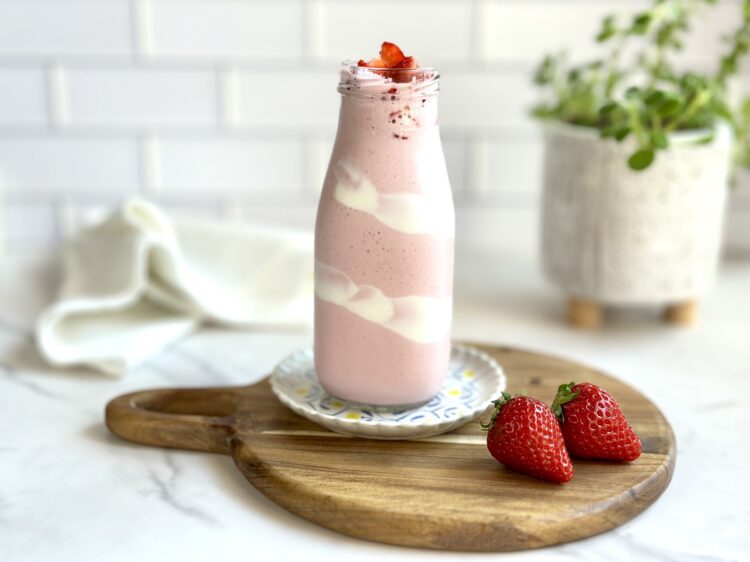 Creamy High Protein Strawberry Smoothie Without Protein Powder * Raquel ...